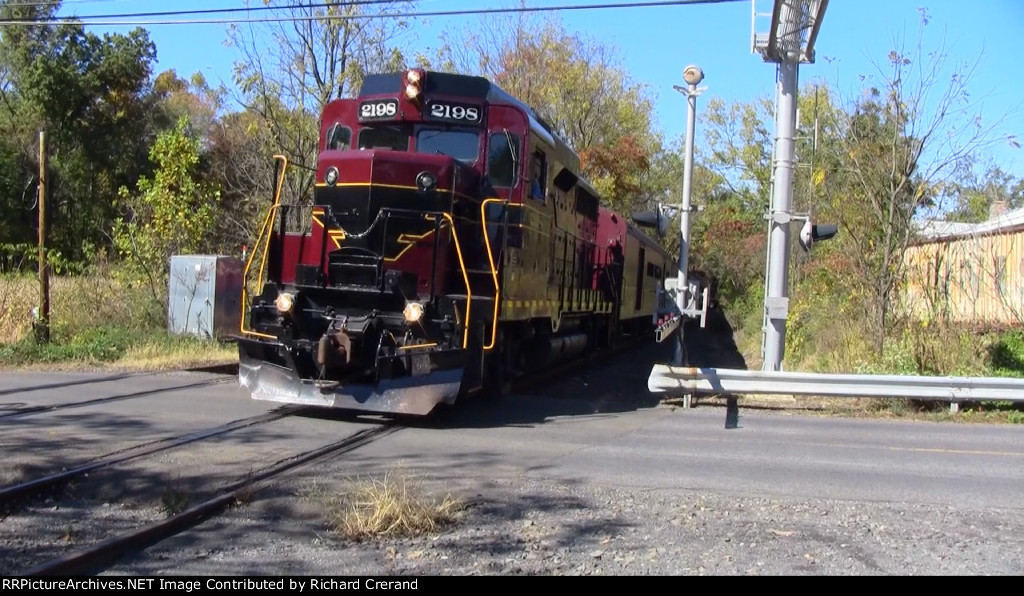 GP30 2198 Crossing Upper Mountain Road